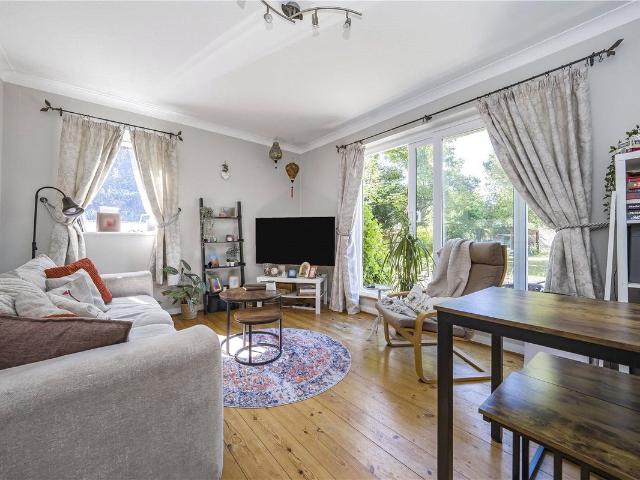 Broom Road, Teddington TW11, 1 bed flat to rent, £1,700 pcm | PrimeLocation