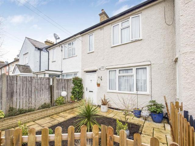 Broome Road, Hampton 2 bed terraced house to rent £2,050 pcm £473 pw