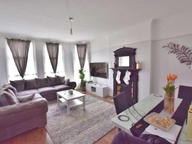 Broomfield Avenue, Palmers Green, London, N13