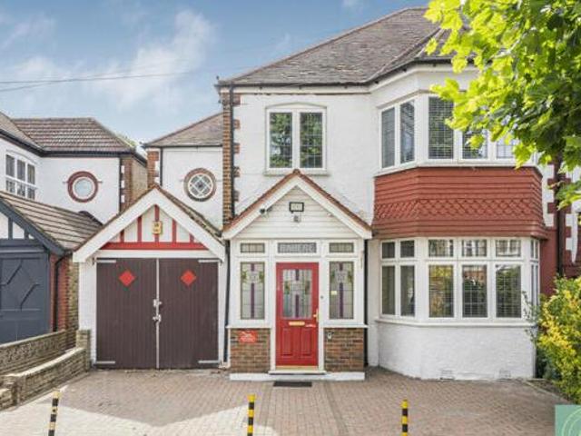 Broomfield Avenue, Palmers Green, 4 Bedroom Semi detached