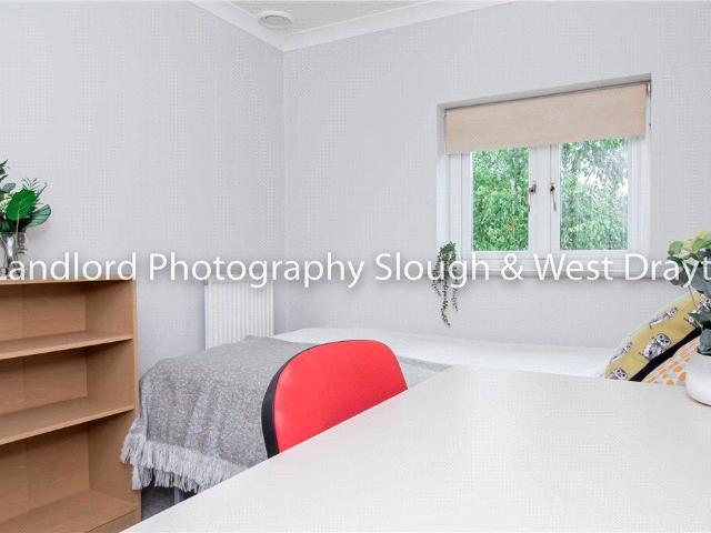 Broomfield, Guildford, Surrey GU2, Room to rent, £866 pcm | PrimeLocation