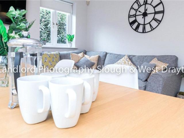 Broomfield, Guildford, Surrey, GU2 8LH