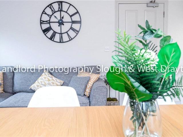 Broomfield, Guildford, Surrey, GU2 8LH
