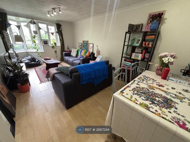 Broomfield Lodge, Leeds LS6, 2 bed flat to rent, £1,100 pcm | PrimeLocation