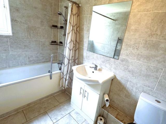 Broomfield Road, Chadwell Heath RM6, 1 bed flat to rent, £1,200 pcm | PrimeLocation