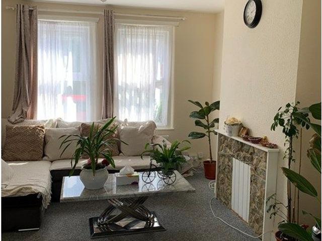 Broomfield Road, Folkestone CT19, 2 bed flat to rent, £795 pcm | PrimeLocation