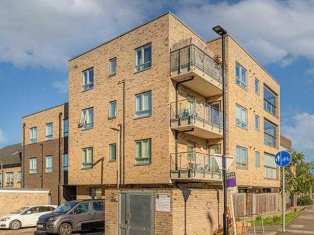 Broomfield Road, London, 2 Bedroom Flat
