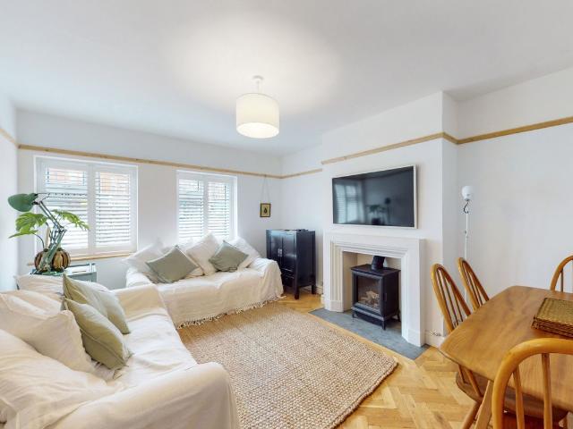 Broomfield Road, Richmond TW9, 2 bed flat to rent, £2,700 pcm | PrimeLocation