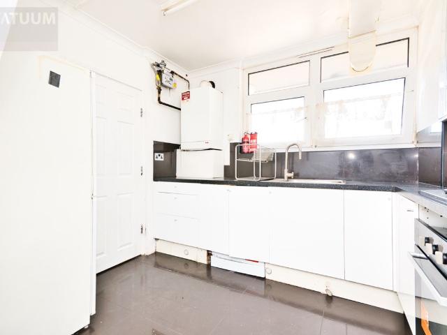 Broomfield Street, East London E14, 4 bed maisonette to rent, £3,200 pcm | PrimeLocation