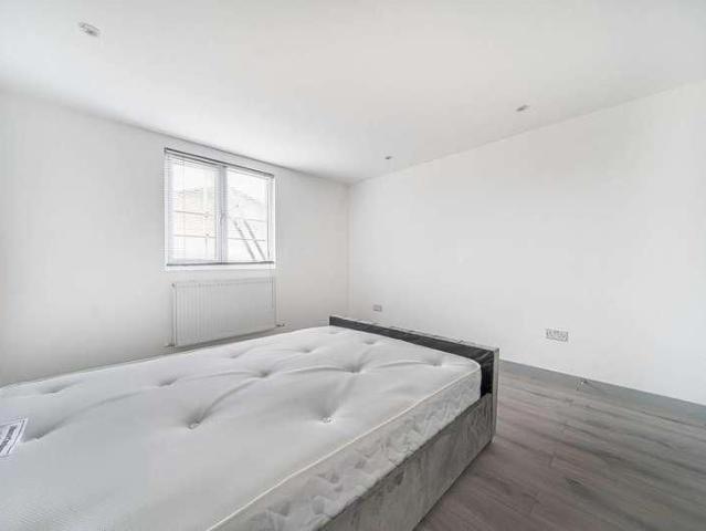 Broomfield, Walthamstow Central, London, E17