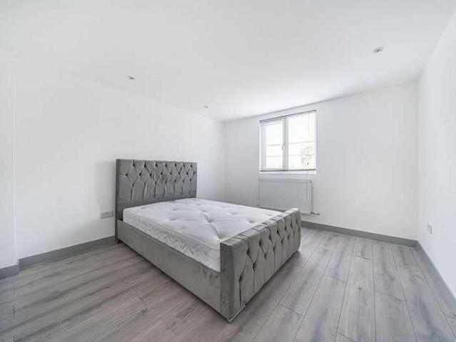 Broomfield, Walthamstow, London, WC1N