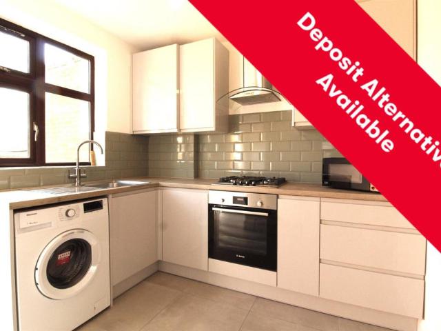 Broomgrove Gardens, Edgware HA8 3 bed semi detached house to rent £2,150 pcm £496 pw
