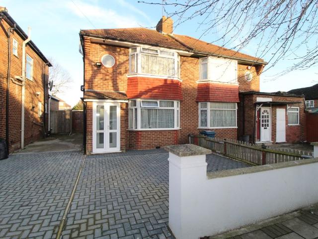 Broomgrove Gardens, Edgware HA8, 3 bed semi detached house to rent, £2,400 pcm | PrimeLocation