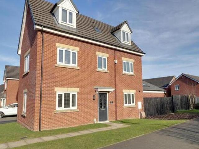 Broomhall Drive, Shavington, 4 Bedroom House