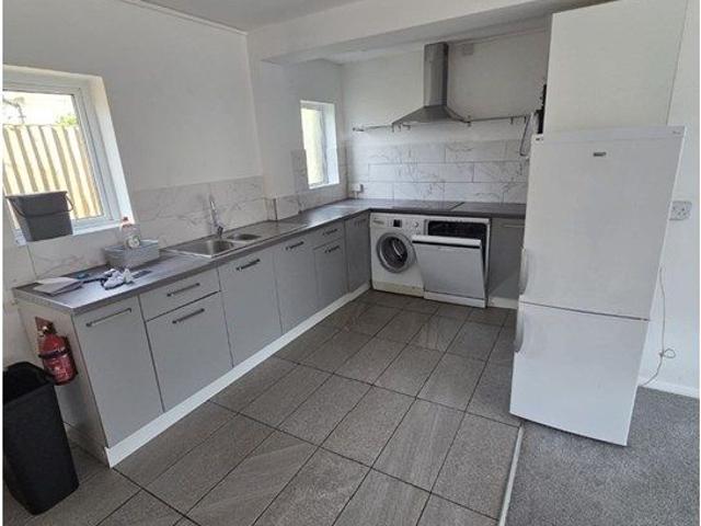 Broomhall Road, Chelmsford CM1, 4 bed semi detached house to rent, £2,600 pcm | PrimeLocation