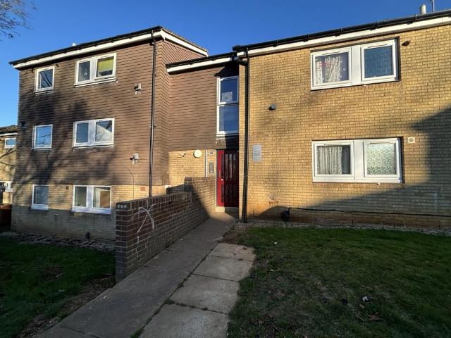 Broomhill Crescent, NORTHAMPTON, NN3 2 bed apartment to rent £1,000 pcm £231 pw