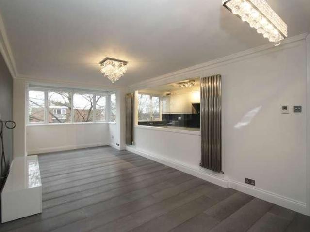 Broomhill Road, Woodford Green, IG8