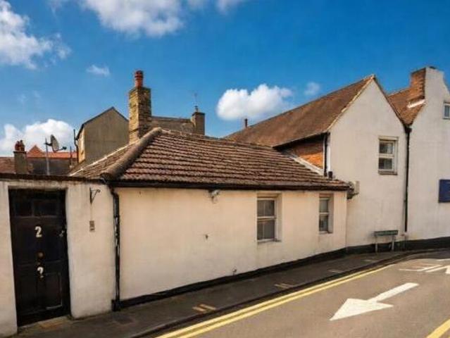 Broomhill Road, Orpington, 3 Bedroom Flat