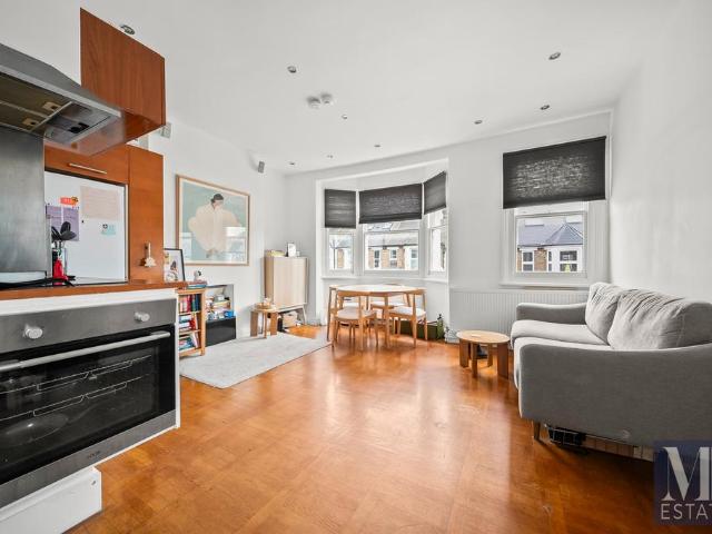 Broomsleigh Street, London NW6 1 bed flat to rent £1,850 pcm £427 pw