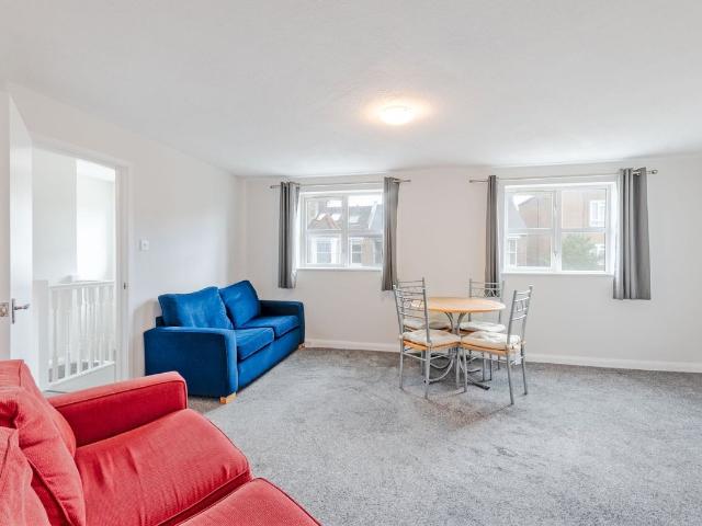 Broomsleigh Street, West Hampstead NW6, 2 bed flat to rent, £2,000 pcm | PrimeLocation