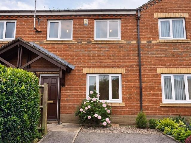 Broomspring Close, 4 bedroom, Terraced