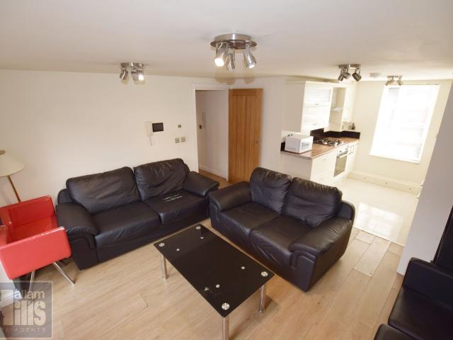 Broomspring Lane, Sheffield, South Yorkshire S10, 2 bed flat to rent, £1,050 pcm | PrimeLocation