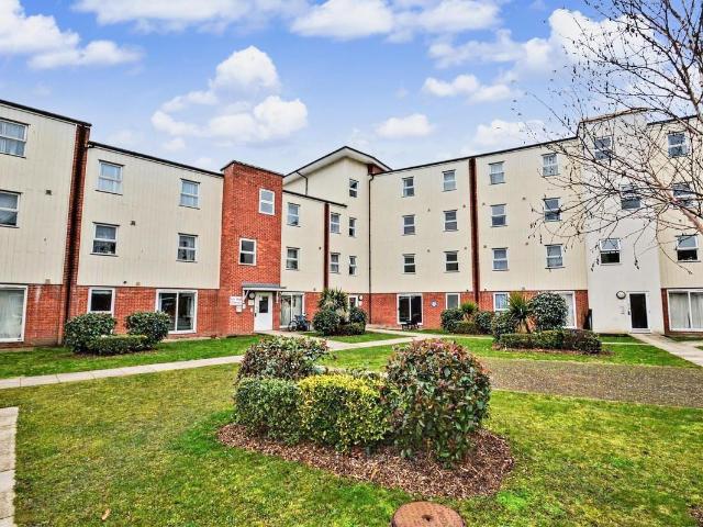 Broomwade Close, Ipswich IP2, 2 bed flat to rent, £895 pcm | PrimeLocation