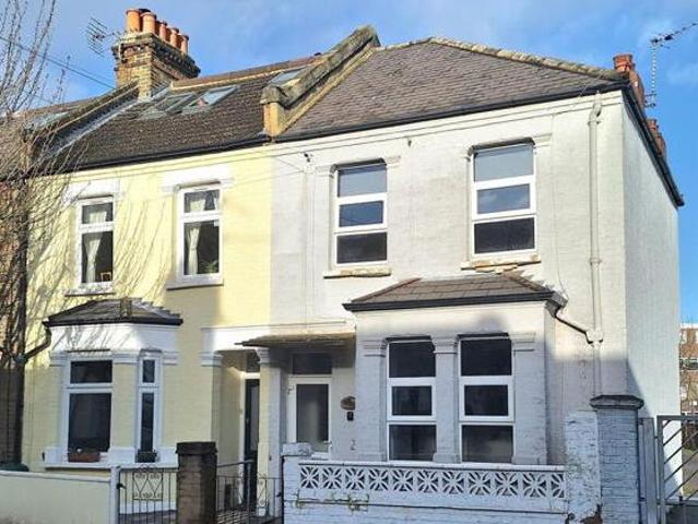 Brathway Road, London, 3 Bedroom End