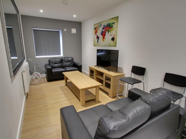 Braunstone Gate, Leicester LE3, Room to rent, £525 pcm | PrimeLocation