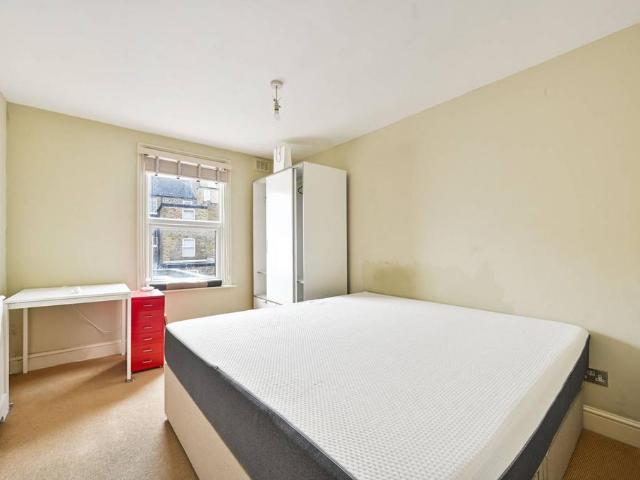 Bravington Road, Queen's Park. 1 bed flat to rent £3,250 pcm £750 pw