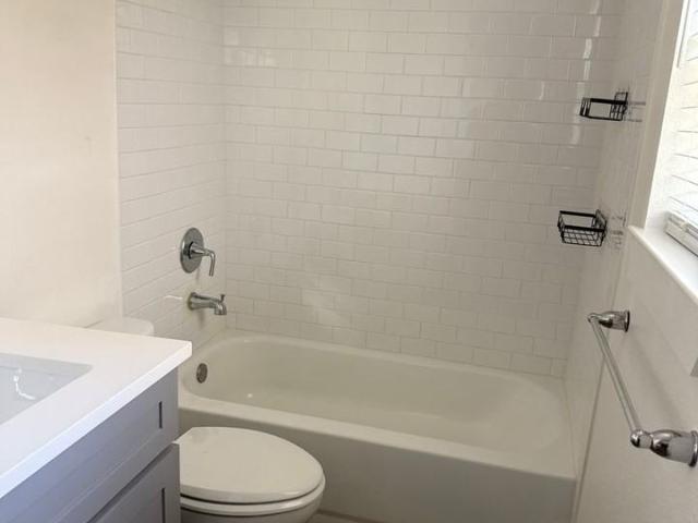 Bravo Apartments 1 Bedroom Apartment for Rent at 3719 Miles St, Dallas, TX 75209