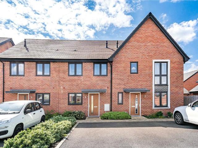 Brawn Grove, Glebe Farm, Milton. 2 bed terraced house to rent £1,550 pcm £358 pw