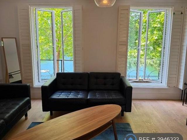 Bray Crescent, London, SE16 3 bed terraced house to rent £3,800 pcm £877 pw
