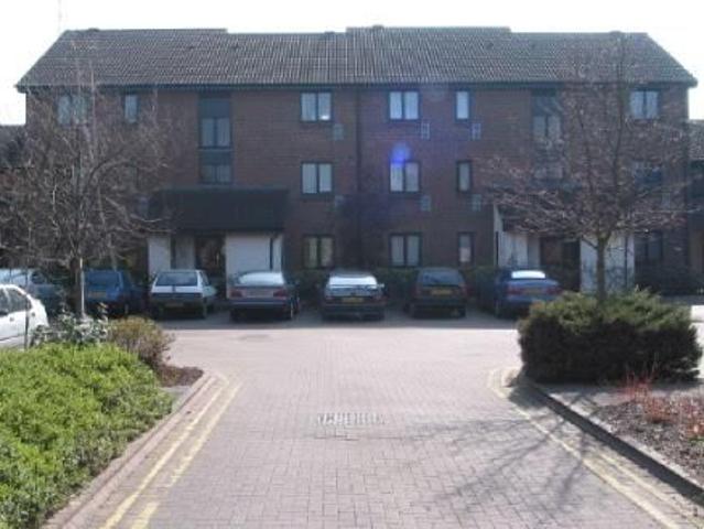 Braybourne Drive, Osterley TW7, 1 bed flat to rent, £1,300 pcm | PrimeLocation