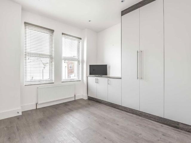 Brayburne Avenue, SW4, London