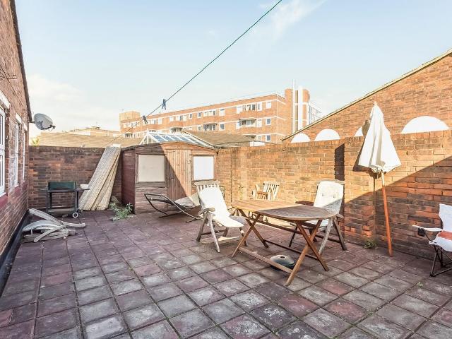 Brayford Square, London E1, 4 bed flat to rent, £3,000 pcm | PrimeLocation