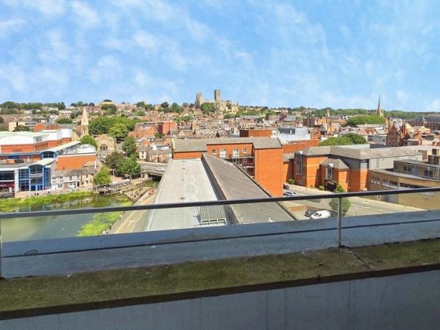 Brayford Street, LINCOLN 3 bed apartment to rent £2,000 pcm £462 pw