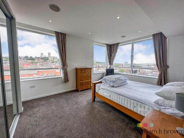 Brayford Street, LINCOLN 3 bed apartment to rent £2,100 pcm £485 pw