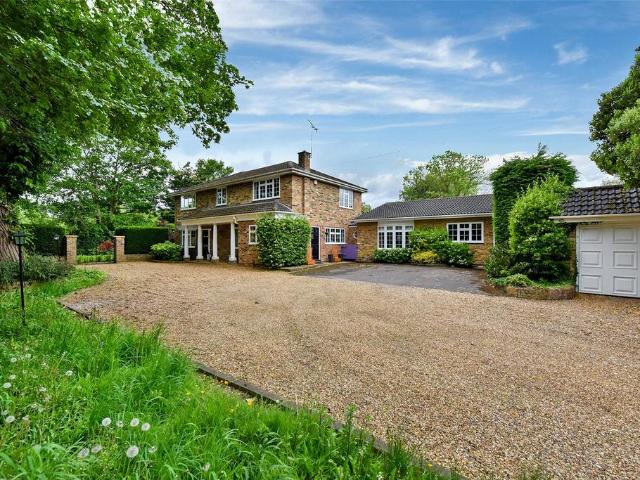 Brayfield Road, Bray, Maidenhead. 5 bed detached house to rent £5,500 pcm £1,269 pw