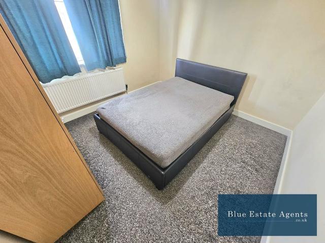 Brabazon Road, Hounslow TW5, 5 bed semi detached house to rent, £2,400 pcm | PrimeLocation