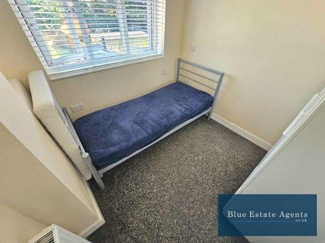Brabazon Road, Hounslow, TW5