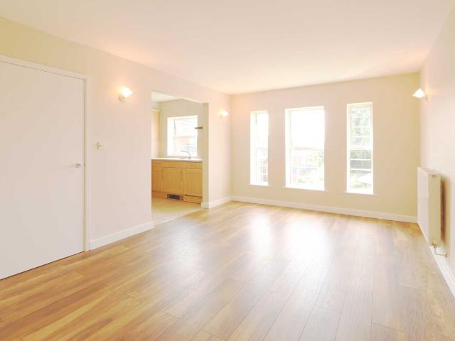Brabham Court, Central Road, Worcester Park KT4, 2 bed flat to rent, £1,700 pcm | PrimeLocation