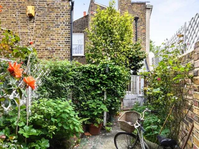 Brabner House, Wellington Row, London, E2 7BE, United Kingdom | 3 bed townhouse for rent #154571042 | Rentberry
