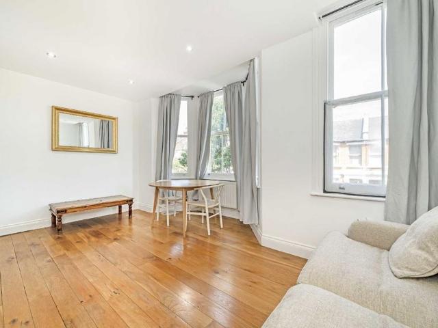 Bracewell Road, London W10 1 bed flat to rent £2,200 pcm £508 pw