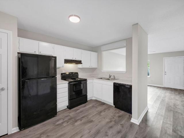 Bracey Square Apartments 3 Bedroom Home for Rent at 5 Hanover Ct, Sumter, SC 29150