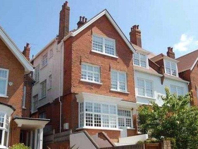 Bracknell Gardens, Hampstead, NW3