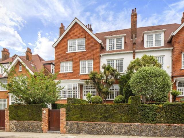 Bracknell Gardens, Hampstead, NW3 4 bed flat to rent £9,900 pcm £2,285 pw