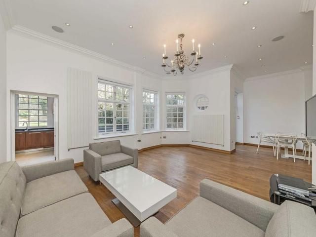 Bracknell Gardens, London NW3 4 bed flat to rent £10,400 pcm £2,400 pw