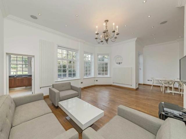 Bracknell Gardens, NW3, London