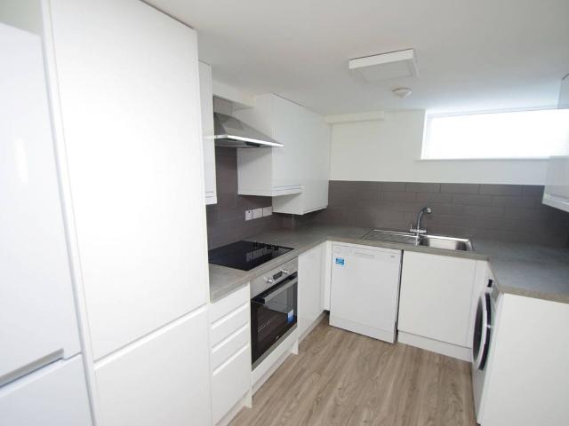 Bracknell Place HP2, Hemel Hempstead, 1 bed flat to rent, £1,150 pcm | PrimeLocation